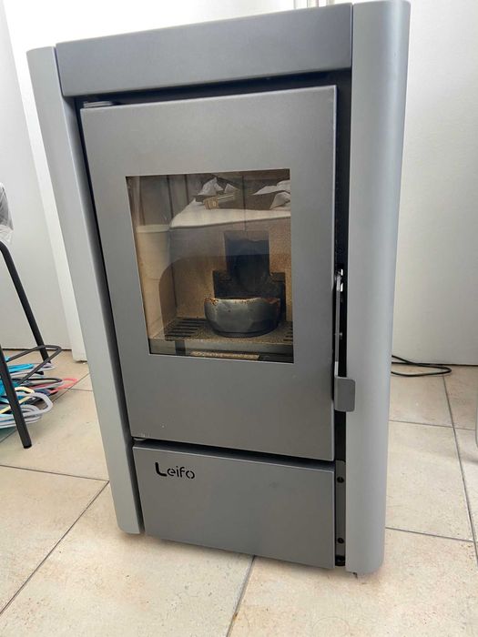 Salamandra pellets LEIFO (aquecedor) Nazaré • OLX.pt