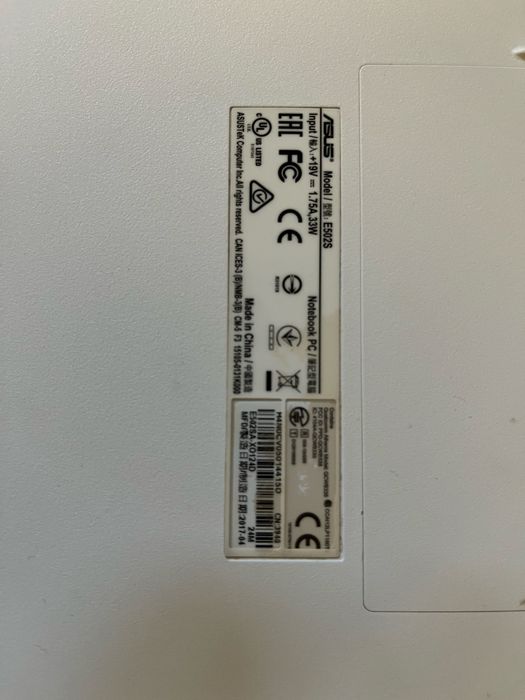 Ноутбук Asus e502s: 2 000 грн. - Ноутбуки Великі Лучки на Olx