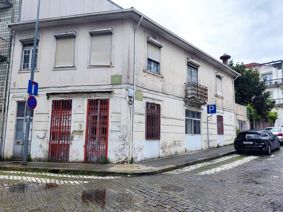 Prédio para reabilitação/Porto Bonfim • OLX.pt