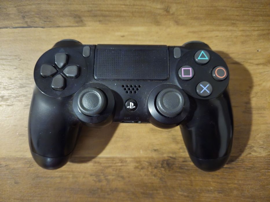 Vendo consola PS4 PRO Agrela • OLX.pt