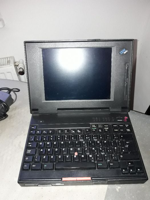 Laptop kolekcjonerski IBM ThinkPad 340 Type 2610 z 1994 IBM 486SLC2 ...