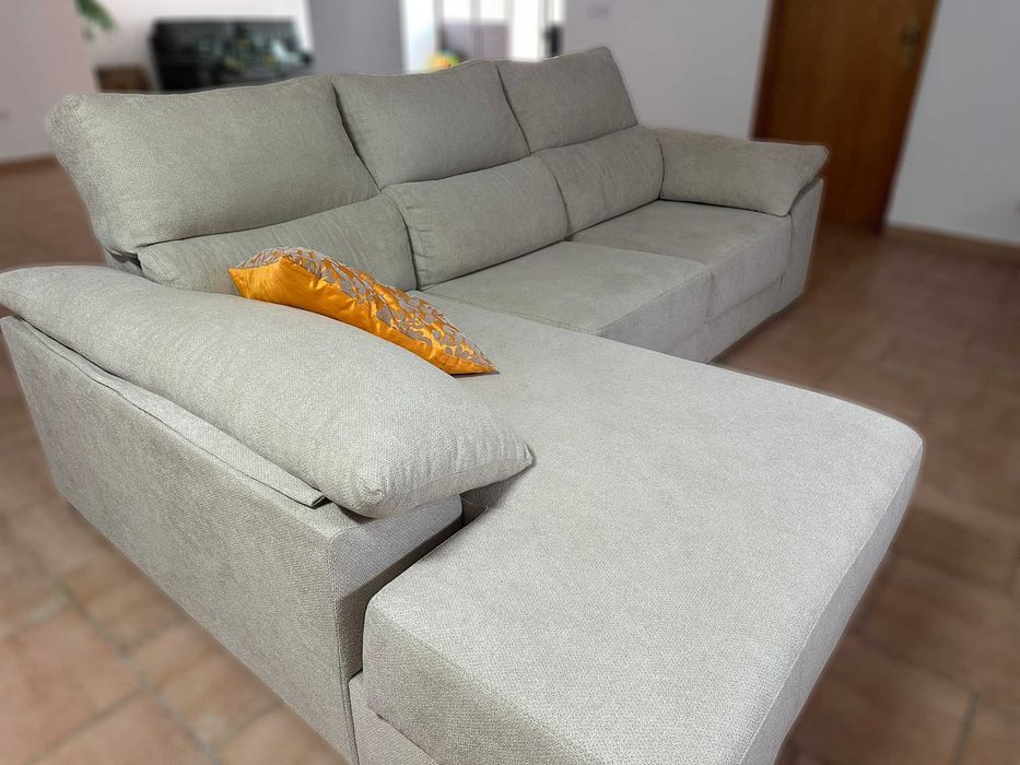 Sofá com Chaise Longue Sangalhos • OLX.pt