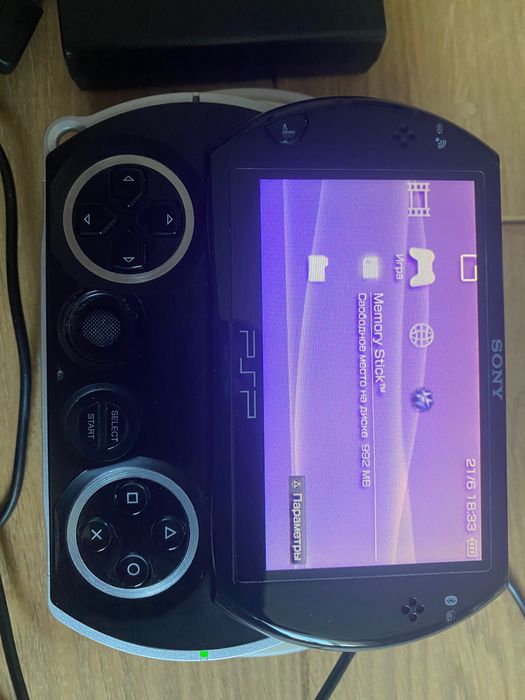 PSP Go +8Гб карта памʼяті: 3 900 грн. - Приставки Київ на Olx
