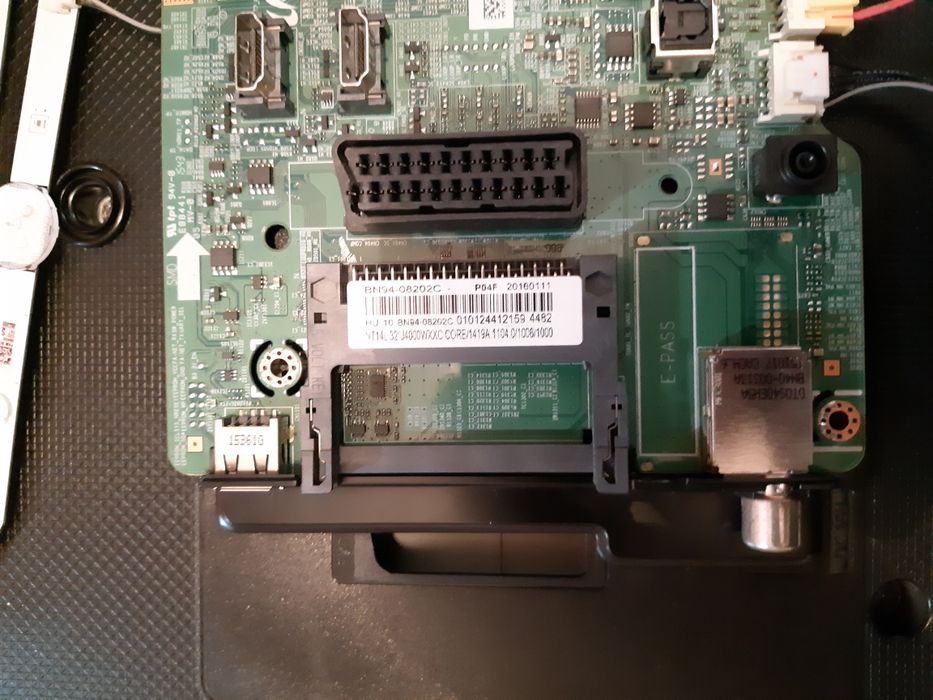 Peças de TV Samsung UE32J4000 Viseu • OLX.pt