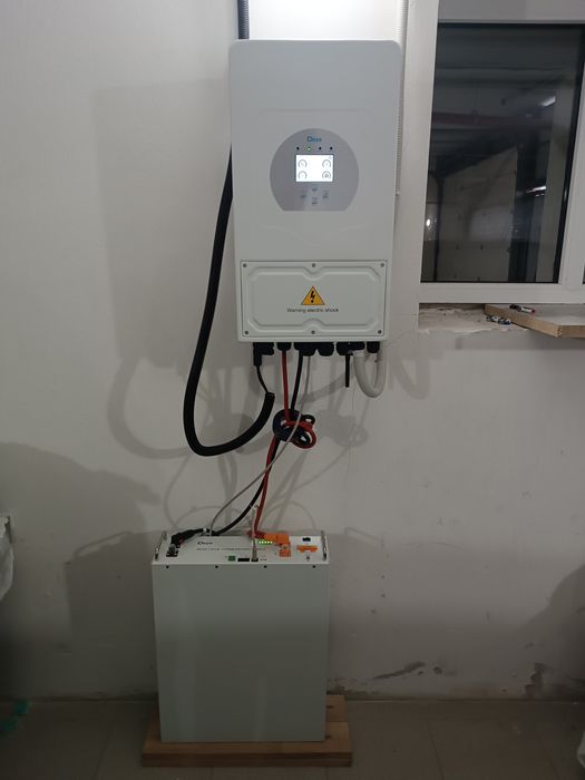 Гібридний інвертор Deye SUN-6k-SG05LP1 6кВт+батарея Deye SE-G5.1 Pro B ...