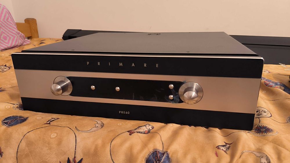 Primare PRE60 + Primare A60 preamp + power amplifier. NP = 15 000 eur ...