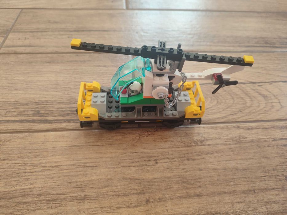 LEGO 60098 City - Pociąg towarowy wagon z helikopterem Kleszczów • OLX.pl
