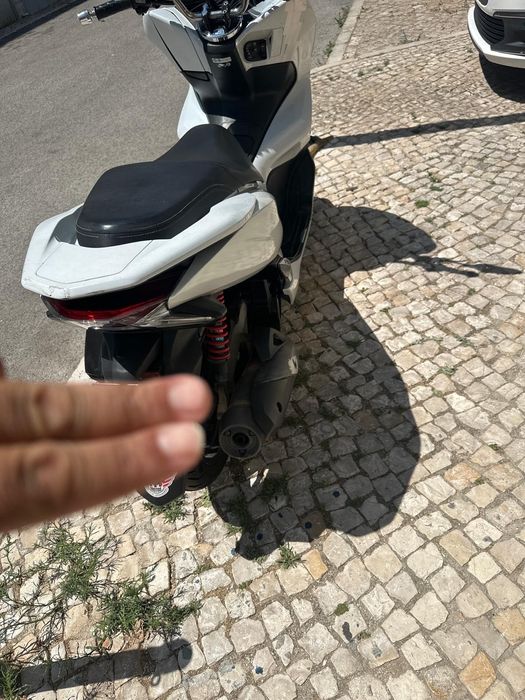 Mota pcx bom estado Algés, Linda-A-Velha E Cruz Quebrada-Dafundo • OLX.pt