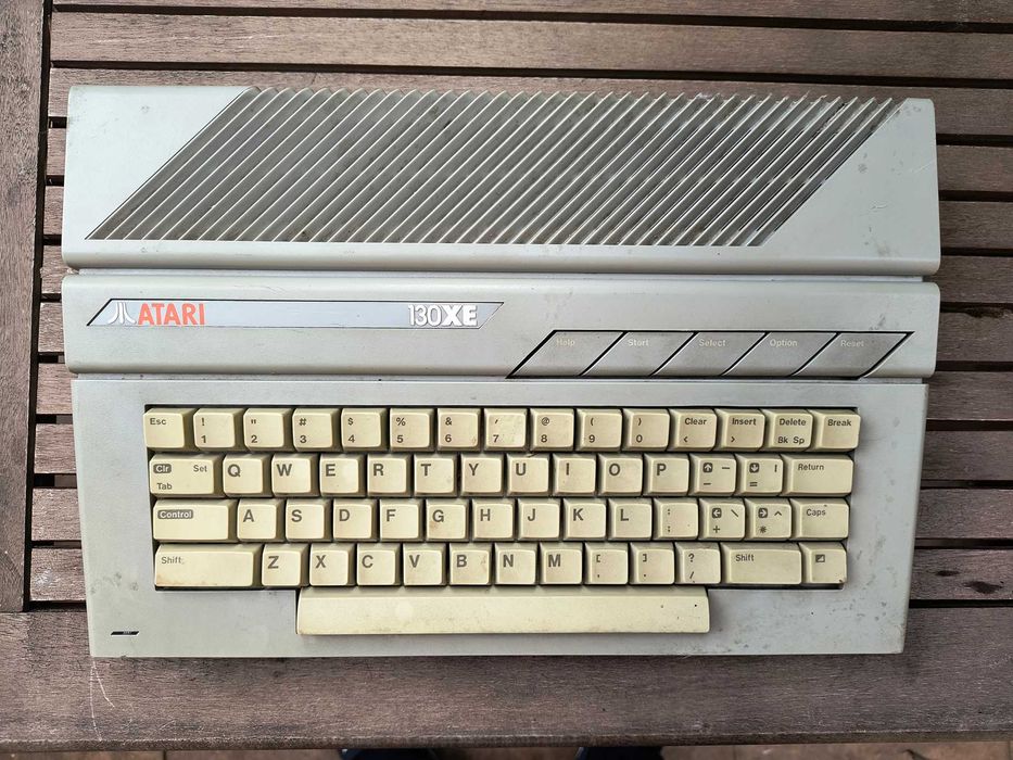 Atari 130XE z oryginalnym zasilaczem. Wrocław Fabryczna • OLX.pl