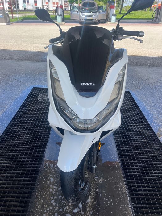 Pcx 125cc 2023 Honda Benfica • OLX.pt