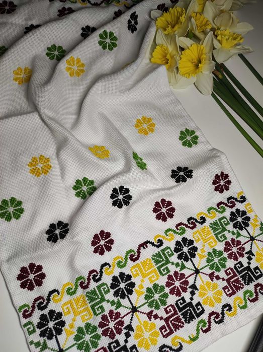 Рушник вишитий вручну хрестиком 700 грн Витвори майстрів рукоділля Київ на Olx