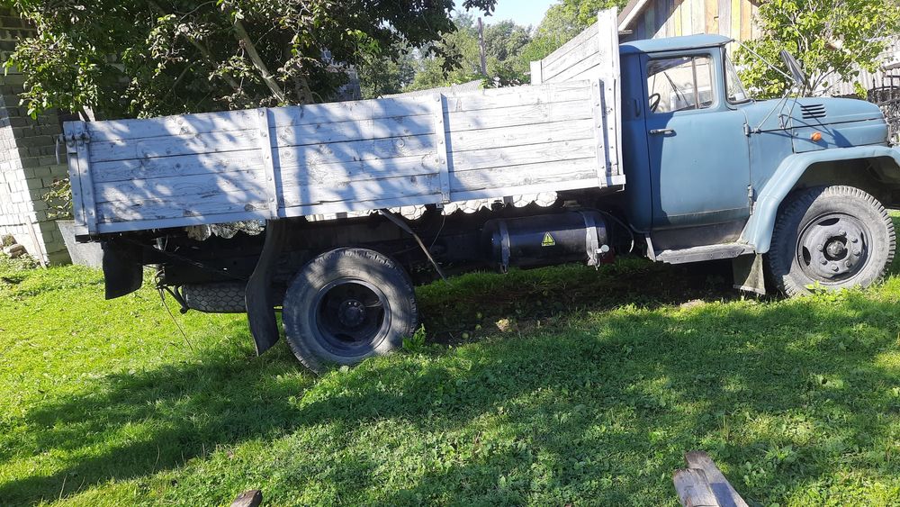 Зіл 130 газ бензин бортовий: 1 650 $ - Вантажні автомобілі Надвірна на Olx