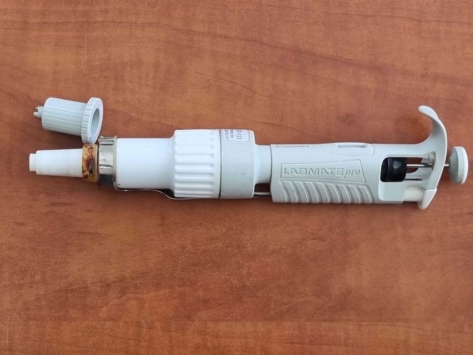 Pipeta jednokanałowa HTL Labmate Pro od 500ul do 5000ul Skórzewo • OLX.pl