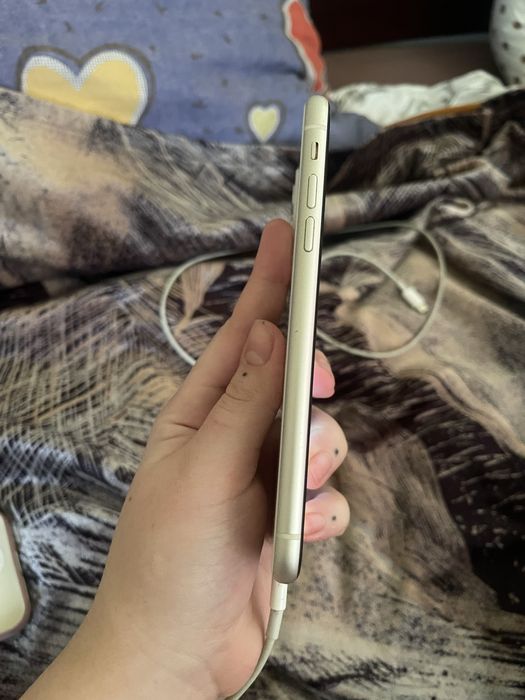 Iphone 11 виживаний: 3 500 грн. - Смартфони / мобільні телефони Київ на Olx