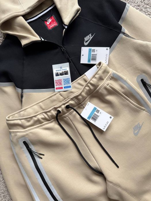 Костюм Nike Tech Fleece Reflective 2026: 4 145 грн. - Спортивні костюми ...