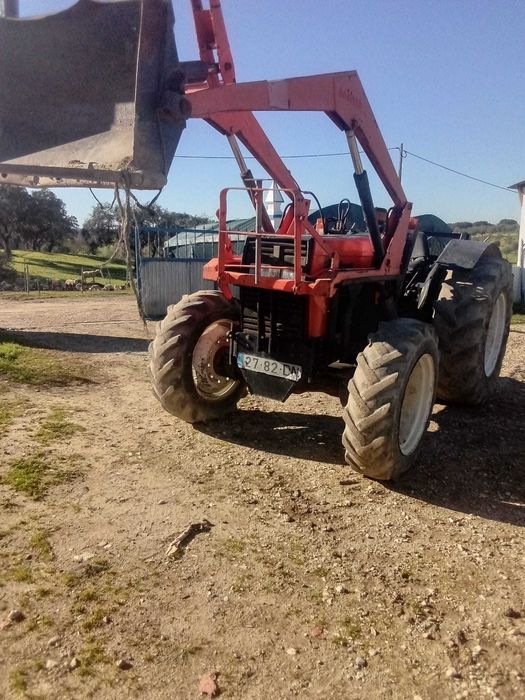 Valtra 4600 80 cavalos Estremoz (Santa Maria E Santo André) • OLX Portugal