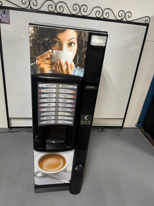 Máquinas de Vending: FAS 1050 + NECTA KIKKO Venda Do Pinheiro E Santo ...