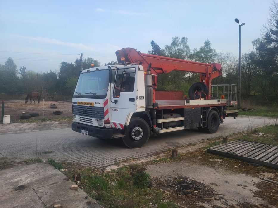 Podnośnik koszowy, przycinki gałęzi, znaki drogowe, drogi tymczasowe ...