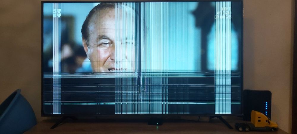 Smart tv 65 polegadas Moita • OLX Portugal