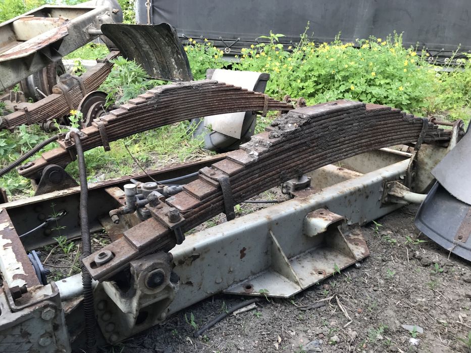 Рессора Листы Подресорник стремянки оси ступицы прицеп полуприцеп маз ...