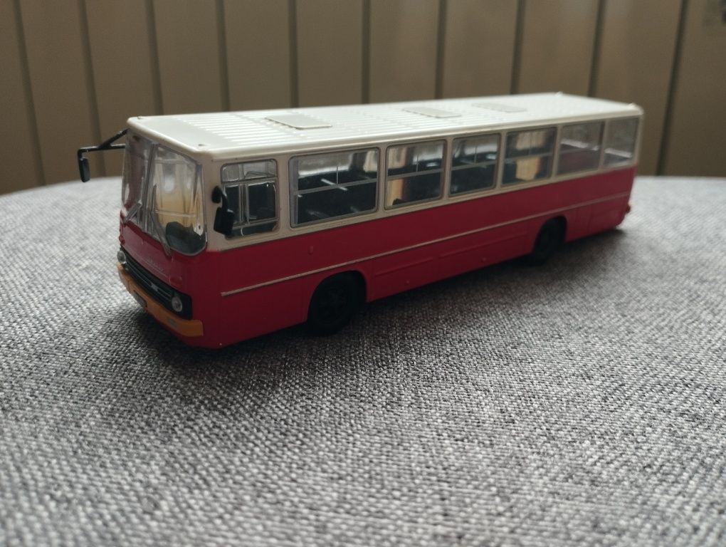 Sprzedam model z serii Kultowe Autobusy PRL-u. Model Jelcz PR110. Reso ... Sprzedam model z serii Kultowe Autobusy PRL-u. Model Jelcz PR110. Reso ...