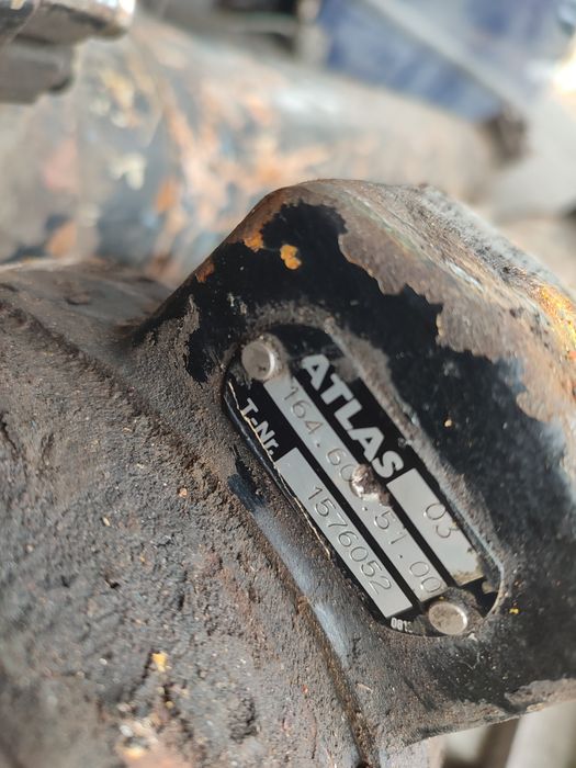 Siłowniki Siłownikk hydrauliczny dwustronnego działania Chrząszczew • OLX.pl