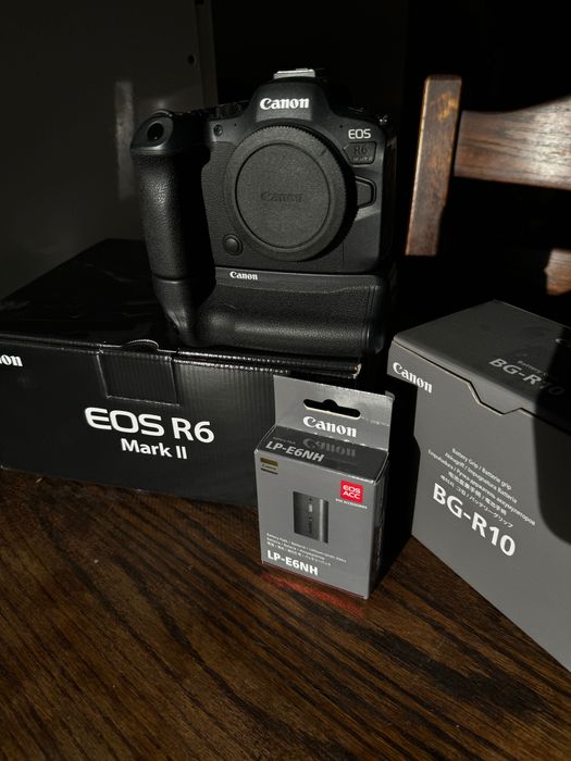 Canon R6 Mk II - Punho BG-R10 - 2 Baterias - 2 Anos de Garantia ...