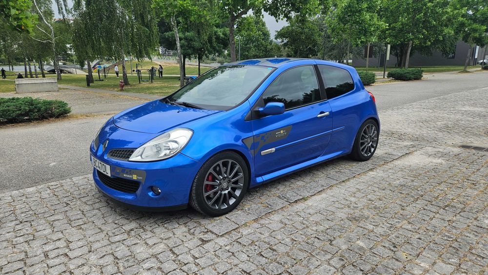 Renault Clio 3 RS R27 / F1 Team Lavos • OLX.pt