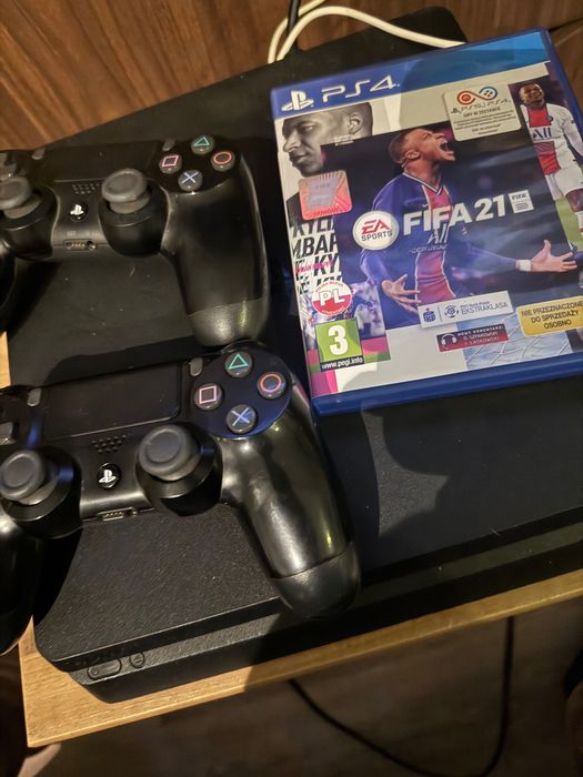 Ps 4 jak nowy plus Czempiń • OLX.pl