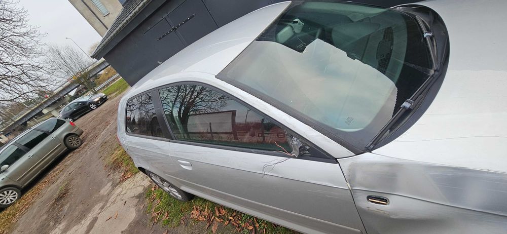 Audi A3 8P 2,0TDI alu 17 skóra duży grill po drobnej obcierce Wieleń ...