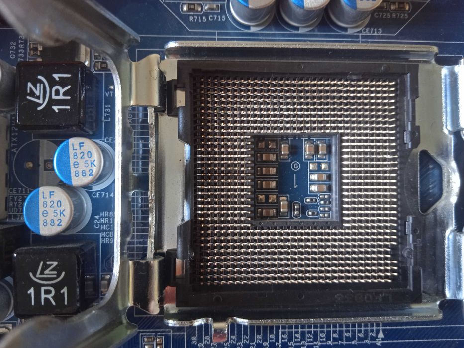 Матер.пл asrock P45 Twins 2000(сок.775/для 16Gb ddr3)+2-ядер.E6700+4Gb ...