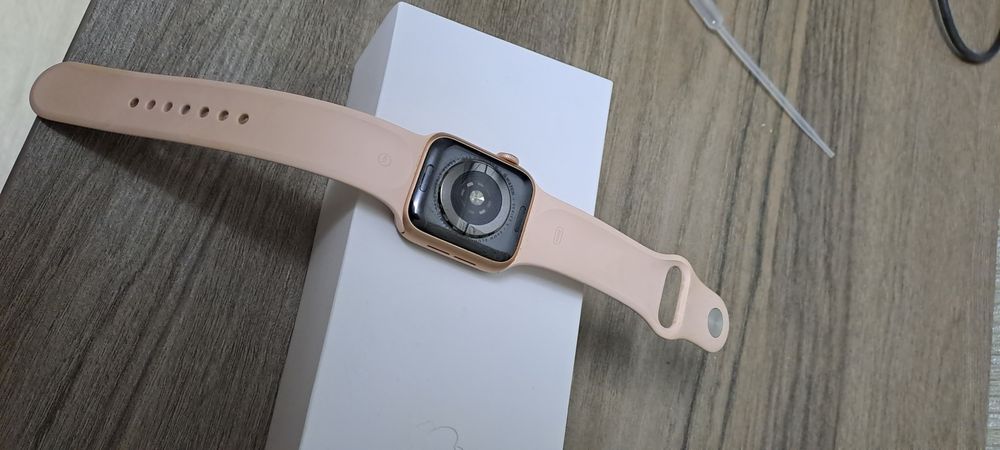 Apple Watch 5 40 mm Gold alu pink: 5 250 грн. - Смарт годинники Львів ...