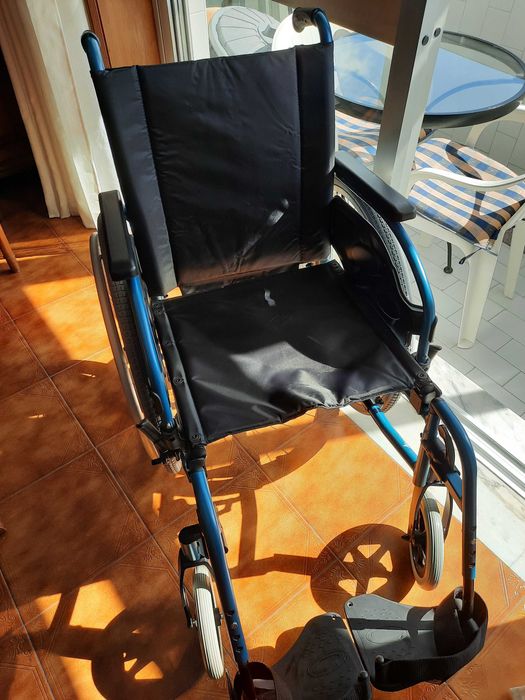 Cadeira de Rodas Invacare - Praticamente Nova Gulpilhares E Valadares ...