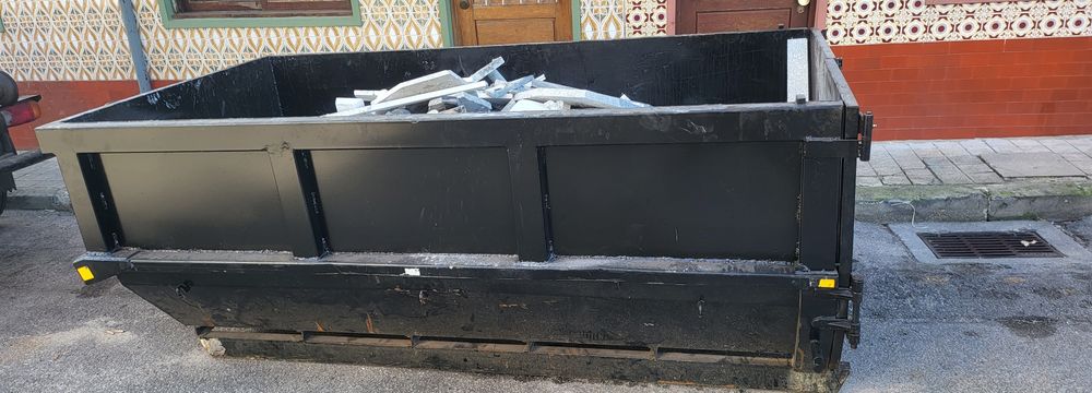 Alugo contentor, Rio Tinto • OLX Portugal