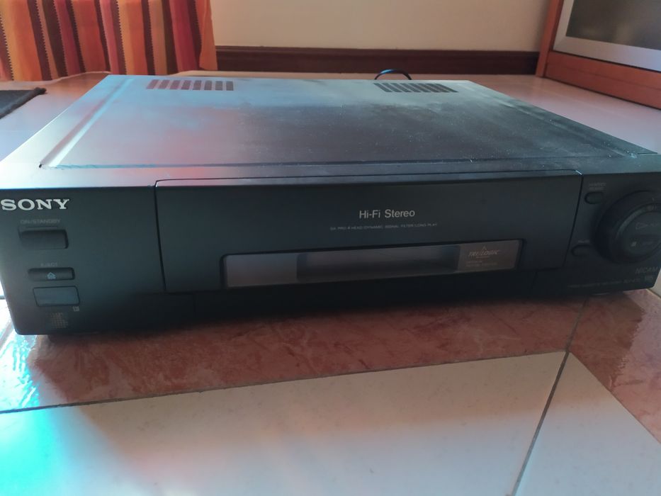 Vídeo VHS Sony SLV-E70 Massamá E Monte Abraão • OLX.pt