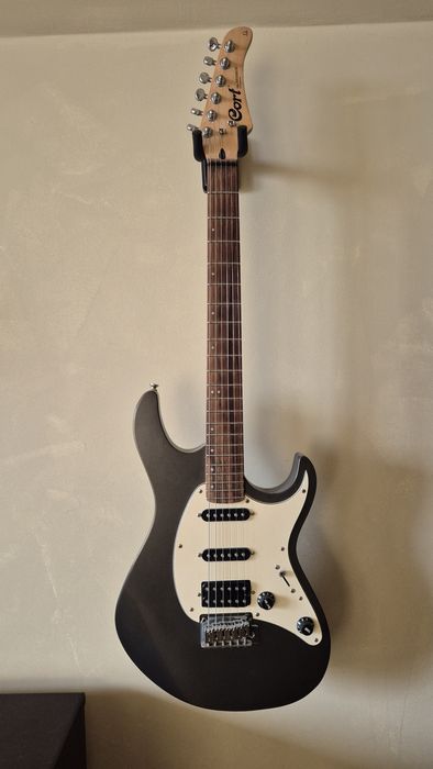 Продаю електрогітару Cort G210 (Індонезія, 2008): 6 000 грн ...