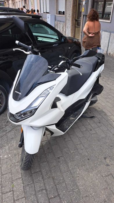 Vendo moto marca Honda Amora • OLX.pt