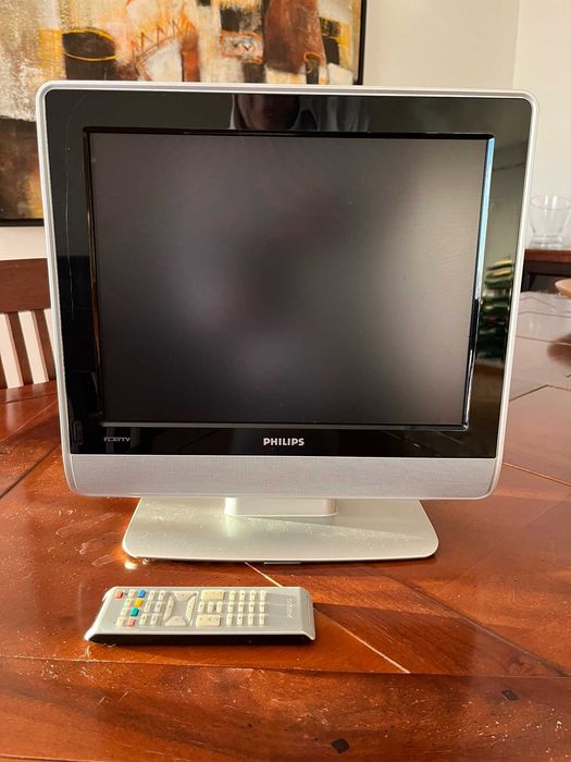 Televisor plano Philips 15'' com o Crystal Clear III Carnaxide E ...