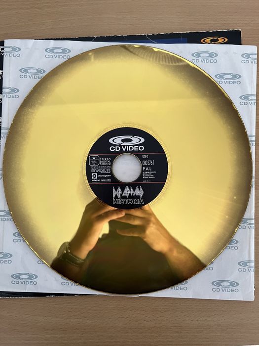(LaserDisc/CD Video) Def Leppard: Historia Vila Nova de Gaia • OLX Portugal