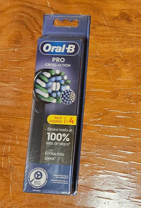 Oral-B Pro Series 3 + Pack 4 escovas Carnide • OLX.pt