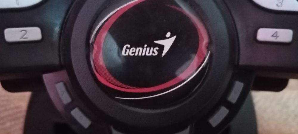 Ігровий Руль Genius: 400 грн. - Інше Клинове на Olx