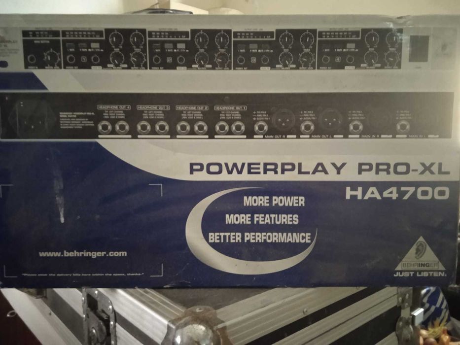 Behringer PowerPlay Pro-XL HA4700 4 canais Loures • OLX.pt