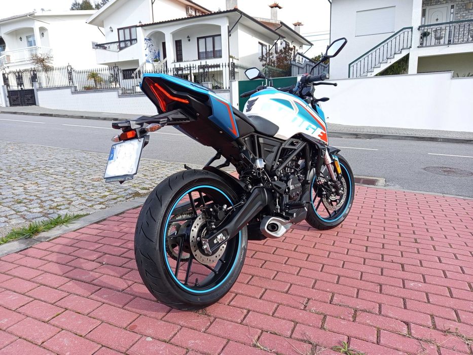 VOGE R 125 4,000km como Nova Lourosa • OLX.pt