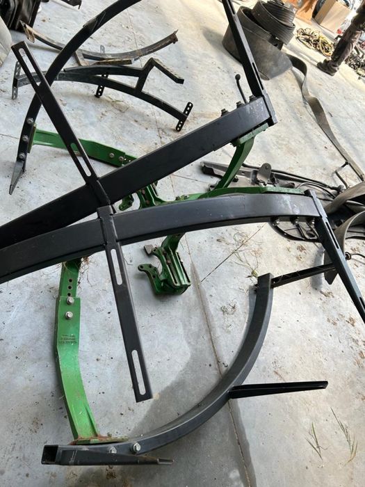 Stelaże do błotników przednich John Deere Bydgoszcz • OLX.pl
