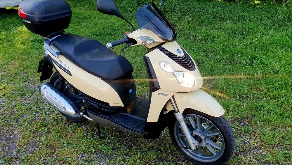 Piaggio Carnaby 125 skuter kat B 5tys km jak Vespa gts X Max Rybnik ...