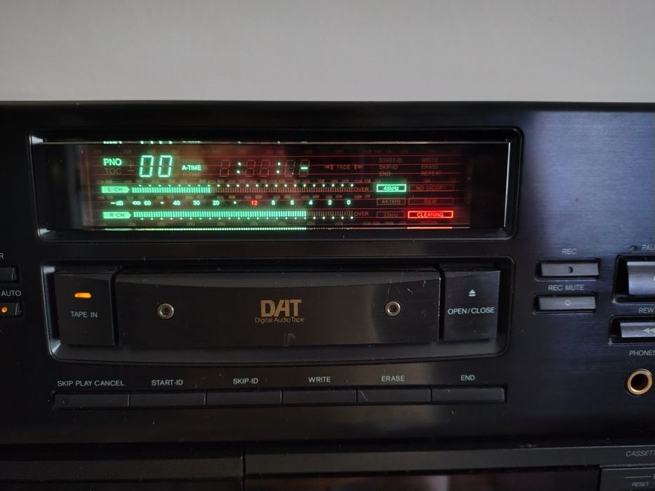 Magnetofon DAT Onkyo DT 901 Zębowo • OLX.pl