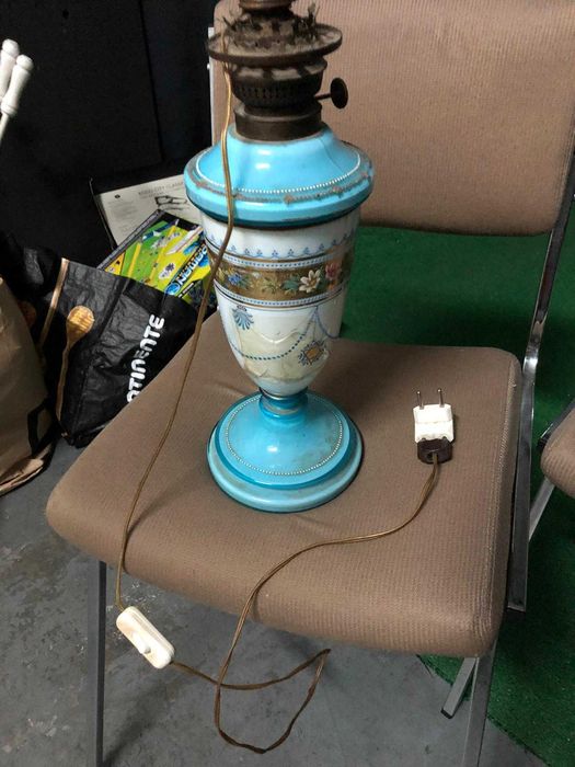 Candeeiro antigo de vidro Lumiar • OLX Portugal