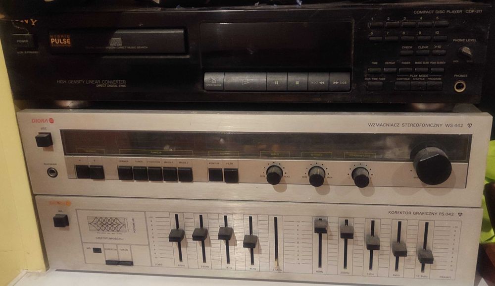 Wzmacniacz diora WS 442, korektor graficzny FS 042, odtwarzacz CD sony ...