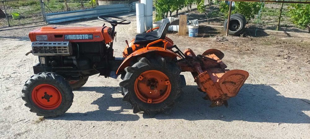 Trator Kubota B7000 com freze Vale da Pedra • OLX.pt