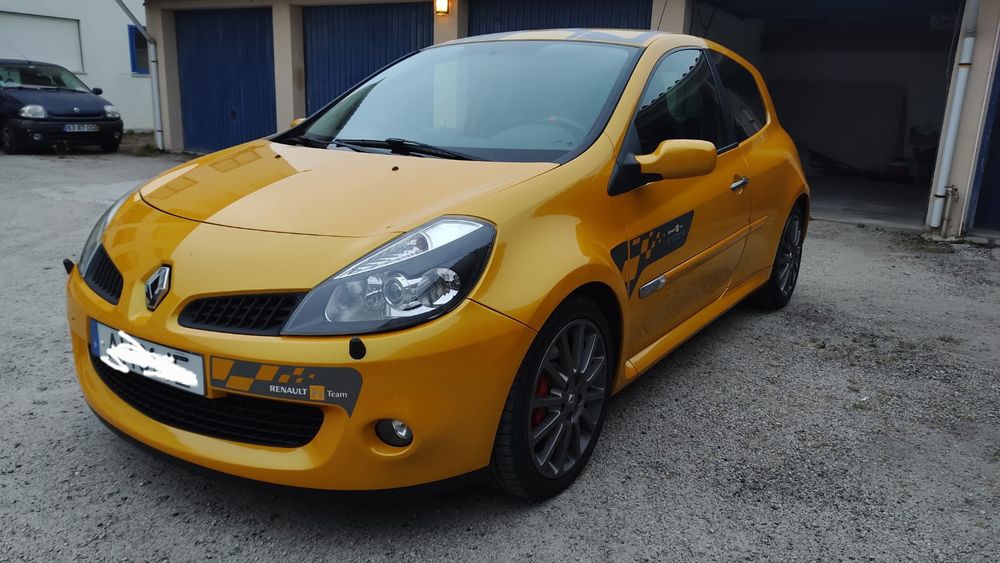 Renault clio RS R27 F1 Team Massamá E Monte Abraão • OLX.pt